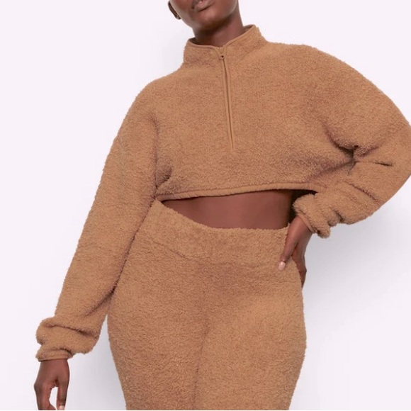 SKIMS | Jackets & Coats | Nwt Skims Cozy Knit Cropped Pullover 34 Zip ...